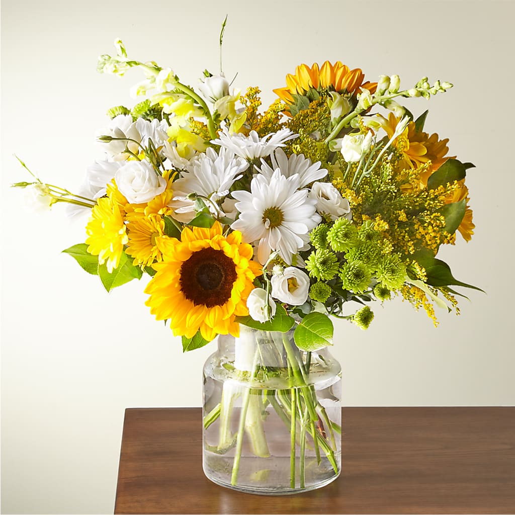 Bellflower Florist | Same Day Flower Delivery by Daneiry's Flowers